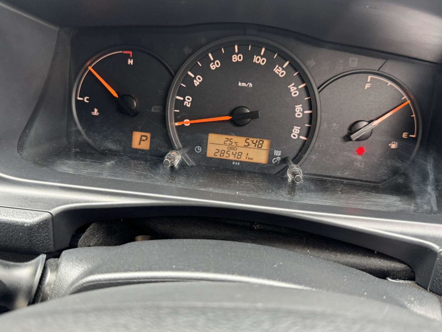 2016 Toyota Hiace TRH201R LWB – Invest Auto